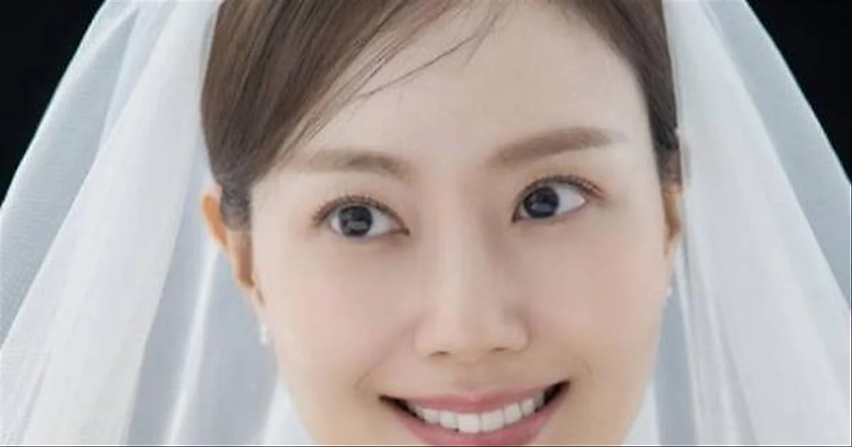 Moon Chae-won to Marry on June 28; Agency Denies Pregnancy and Groom's ...